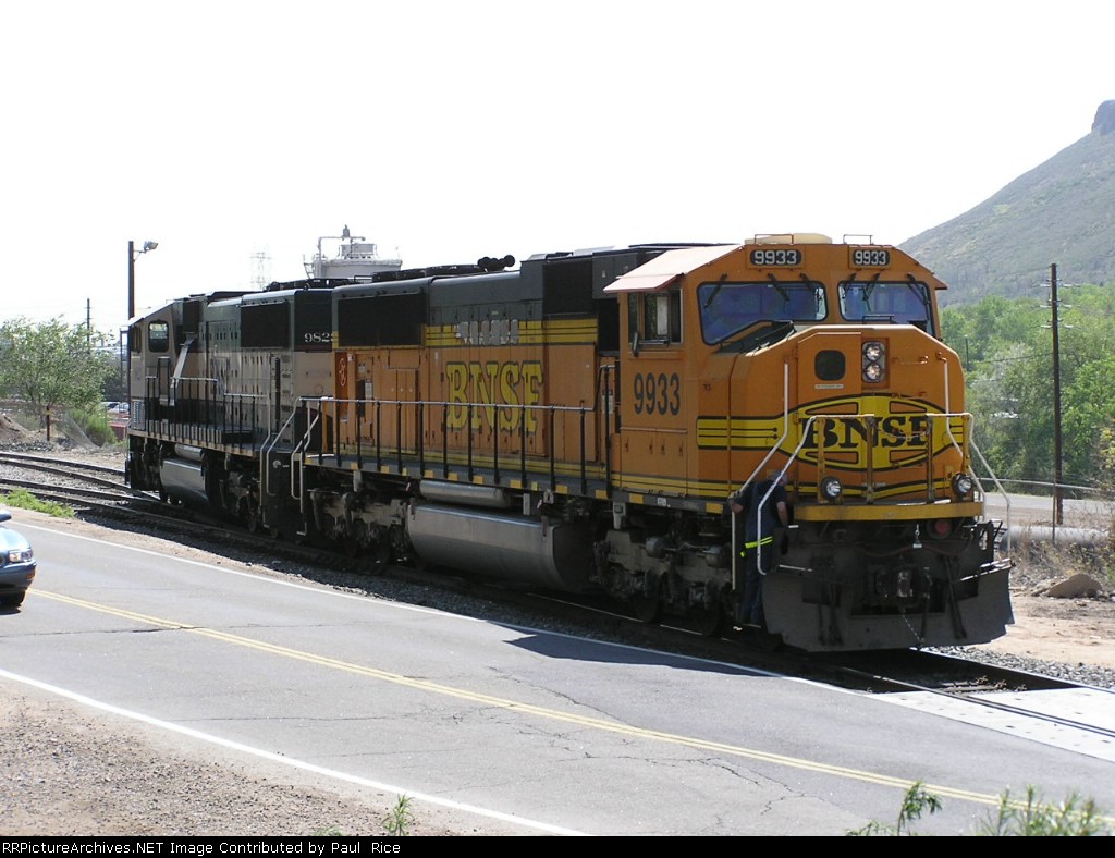 BNSF 9933